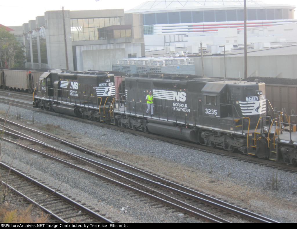 NS SD40-2s 1643 & 3235
